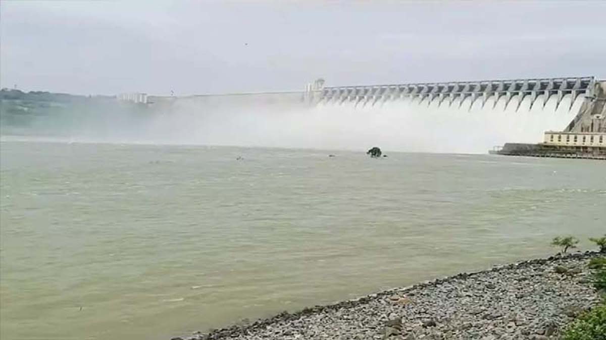 Nagarjuna Sagar project: తెరుచుకున్న నాగార్జునసాగర్ 26 గేట్లు ...