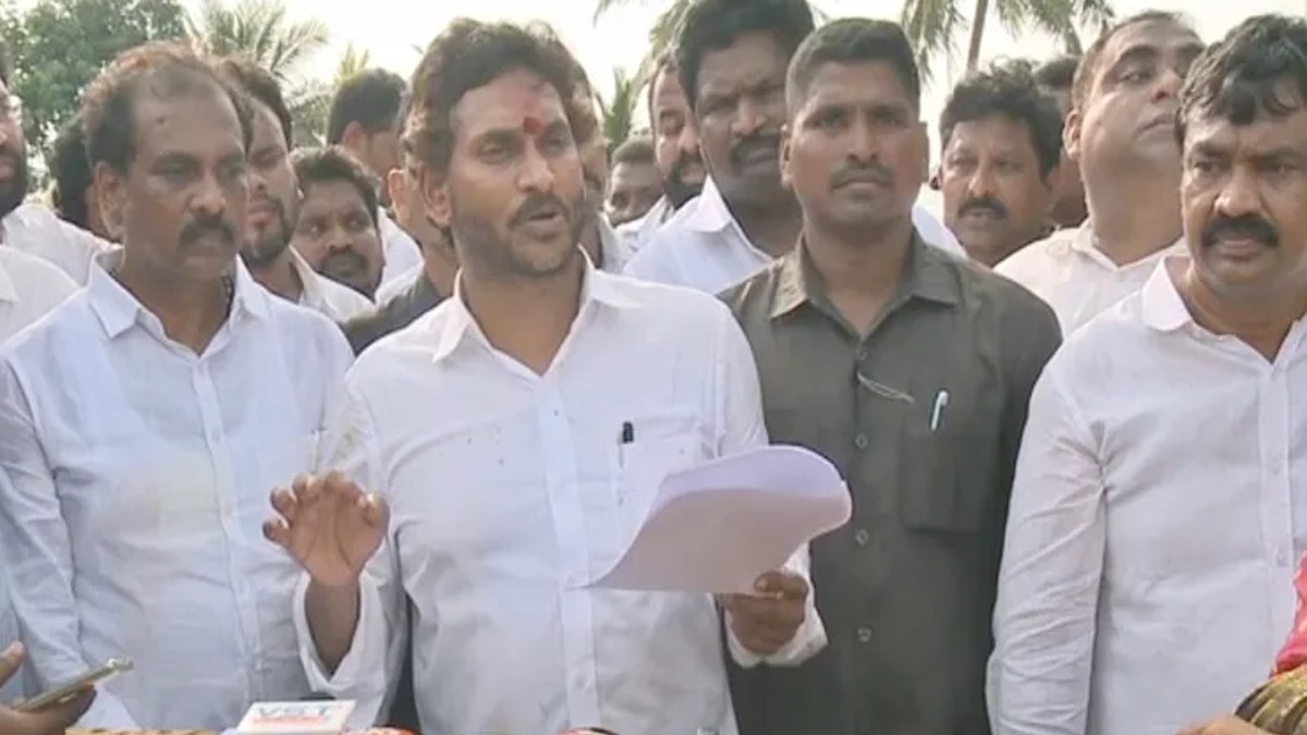 YS Jagan Slams CM Chandrababu: ఎక్కడ ఏం జరిగినా జగనే కారణమంటారు, చంద్రబాబుపై విరుచుకుపడిన వైఎస్ ...