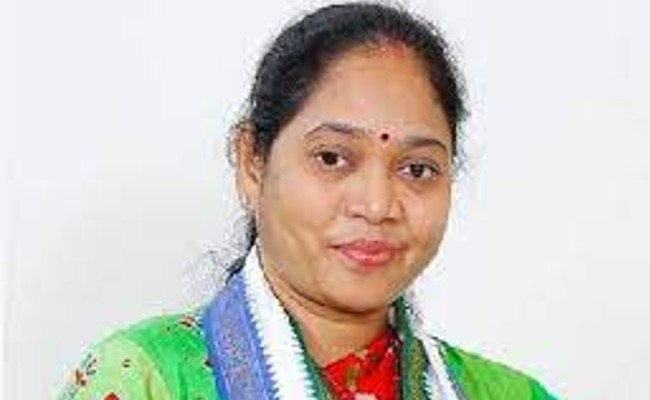 Sucharitha Quits Assembly: ఎమ్మెల్యే పదవికి సుచరిత రాజీనామా, సీఎం జగన్ ...
