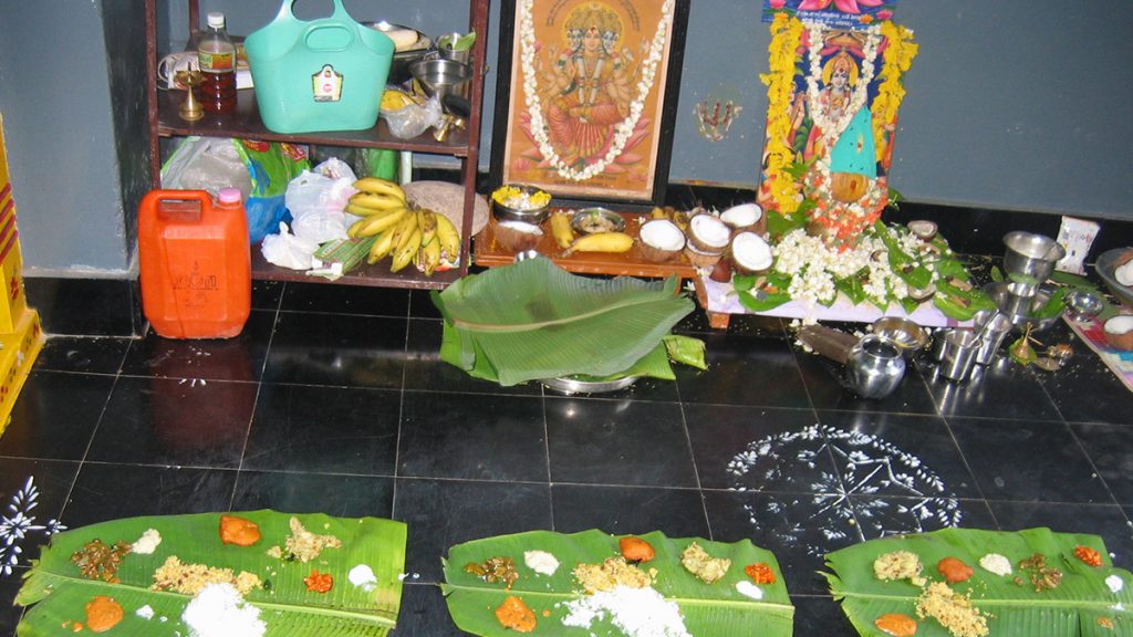 Puja Prasad: దేవుని ప్రసాదం తింటే పునర్జన్మ లభిస్తుంది, శ్రీకృష్ణుడు ...